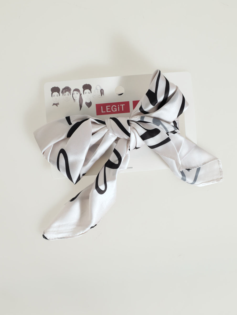 Heart Print Satin Scarf – LEGiT