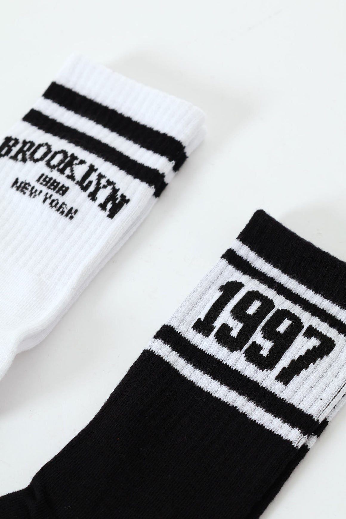 Hosiery & Socks – LEGiT