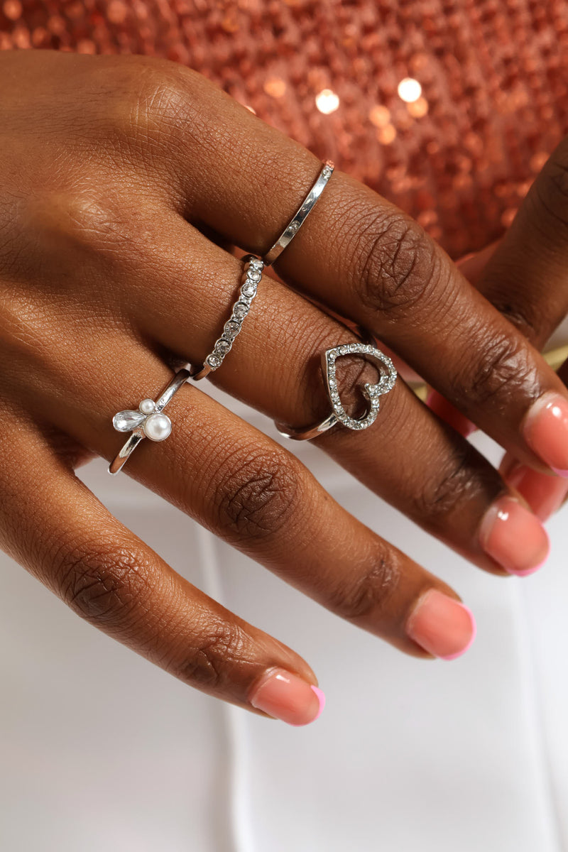 7 Pack Diamante & Heart Rings - Silver – LEGiT