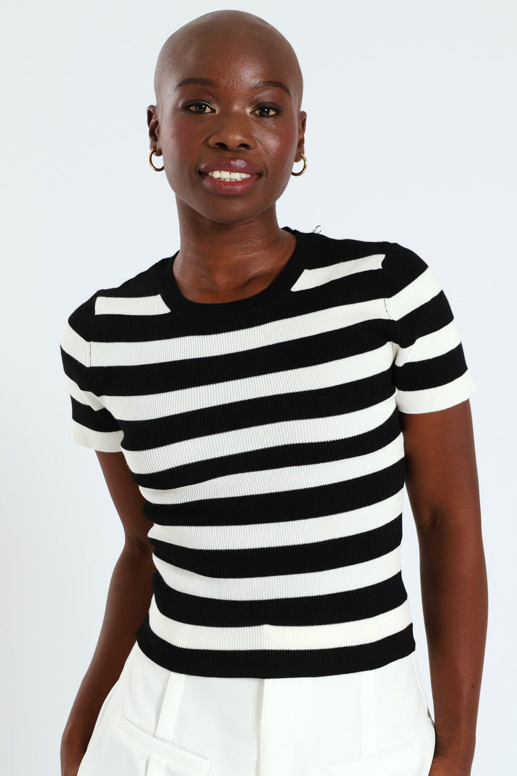 Tops & T-Shirts – LEGiT