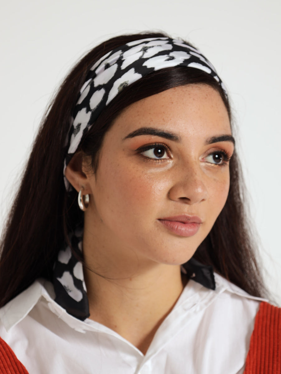 Abstract Leopard Scarf – LEGiT