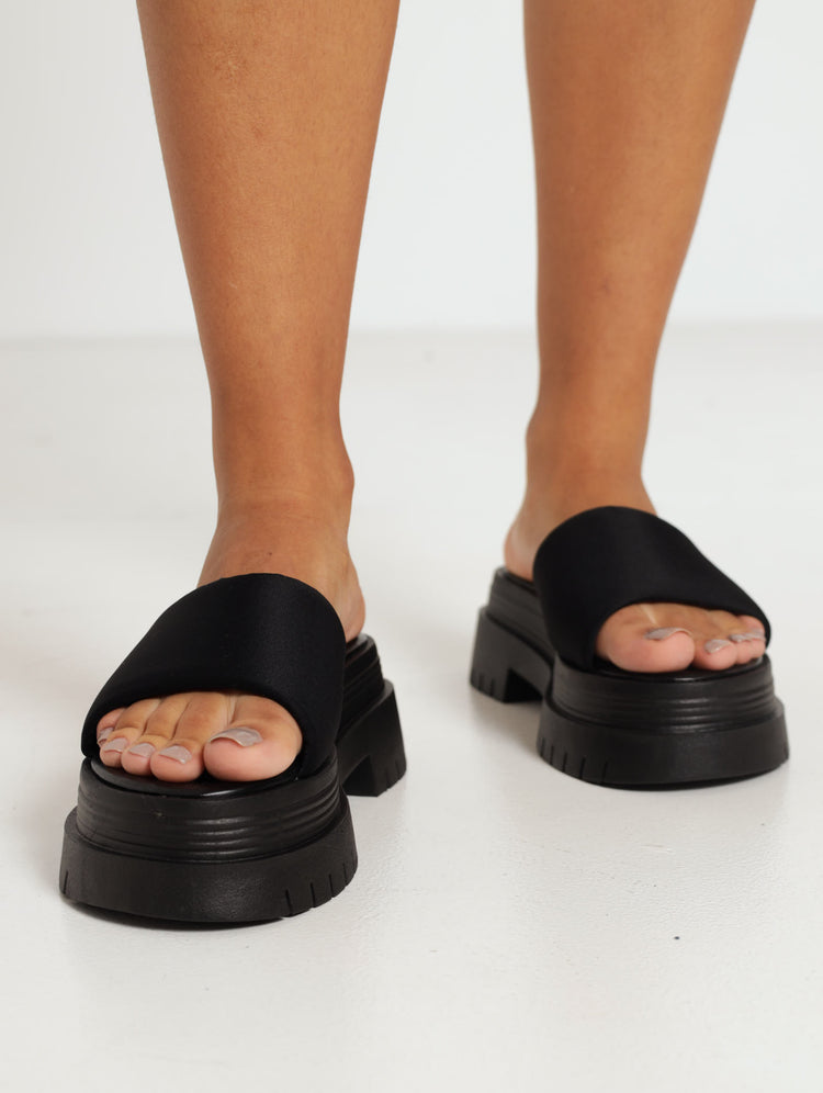 Sandals & Flip Flops – LEGiT